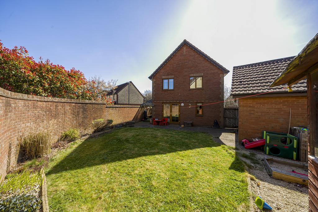 Standen Way, St Andrews Ridge... 4 bed detached house - £380,000