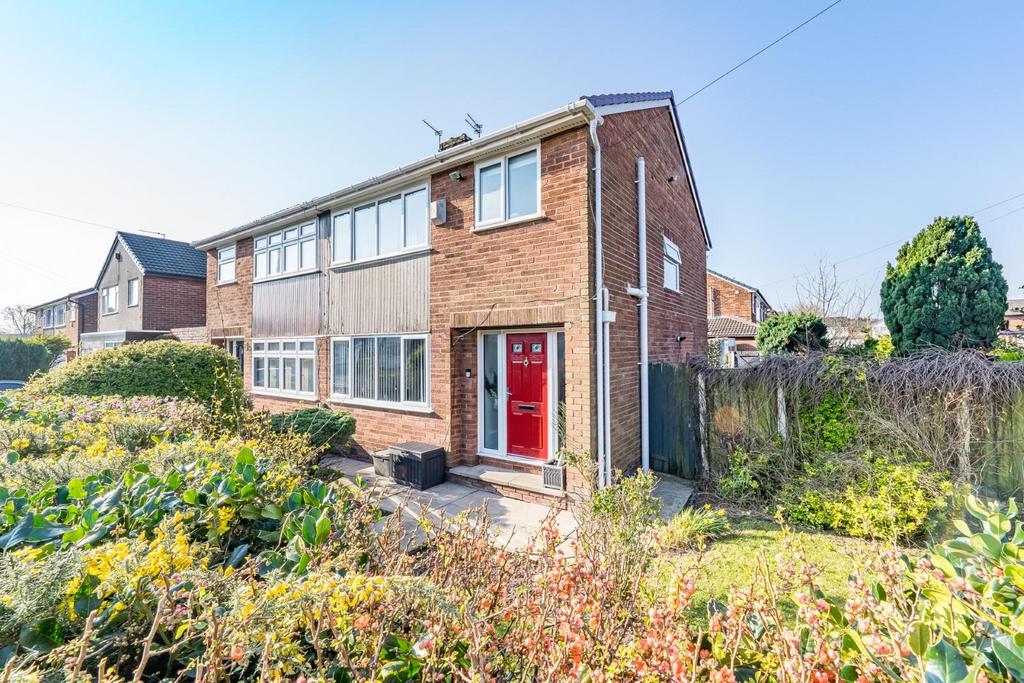 Deepdale Drive, Rainhill, Prescot 3 bed semi-detached house - £240,000