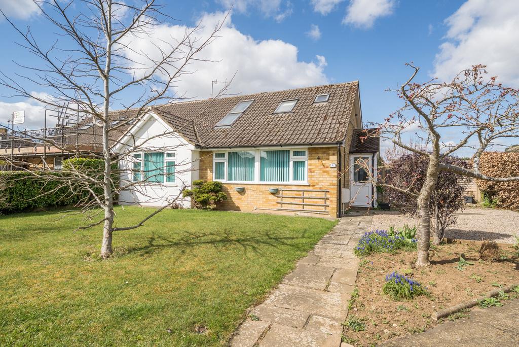Miltons Crescent, Godalming, GU7 3 bed semi-detached house - £585,000