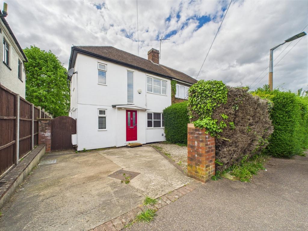 Common Rise, Hitchin, SG4 3 bed semi-detached house - £550,000