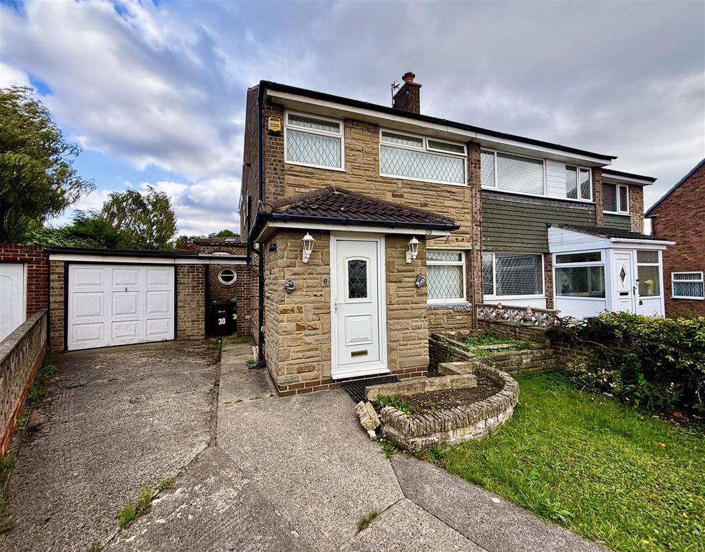 Fosse Way, Garforth, Leeds 3 bed semi-detached house for sale - £265,000