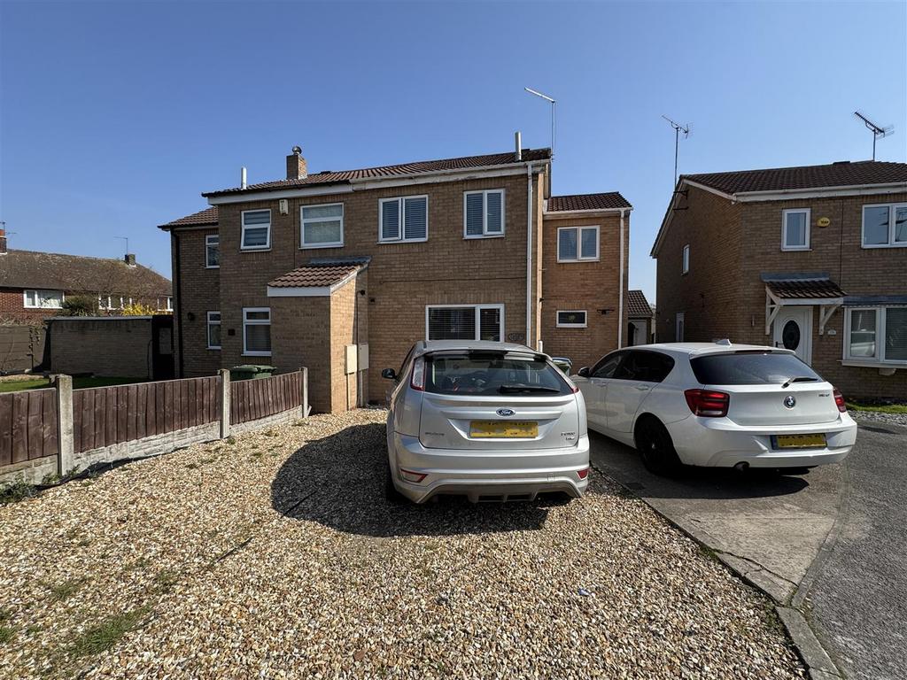 Gateford Gardens, Worksop S81 3 bed semi-detached house - £170,000