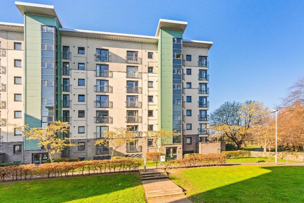Lochend Park View, Lochend... 2 bed flat - £1,390 pcm (£321 pw)