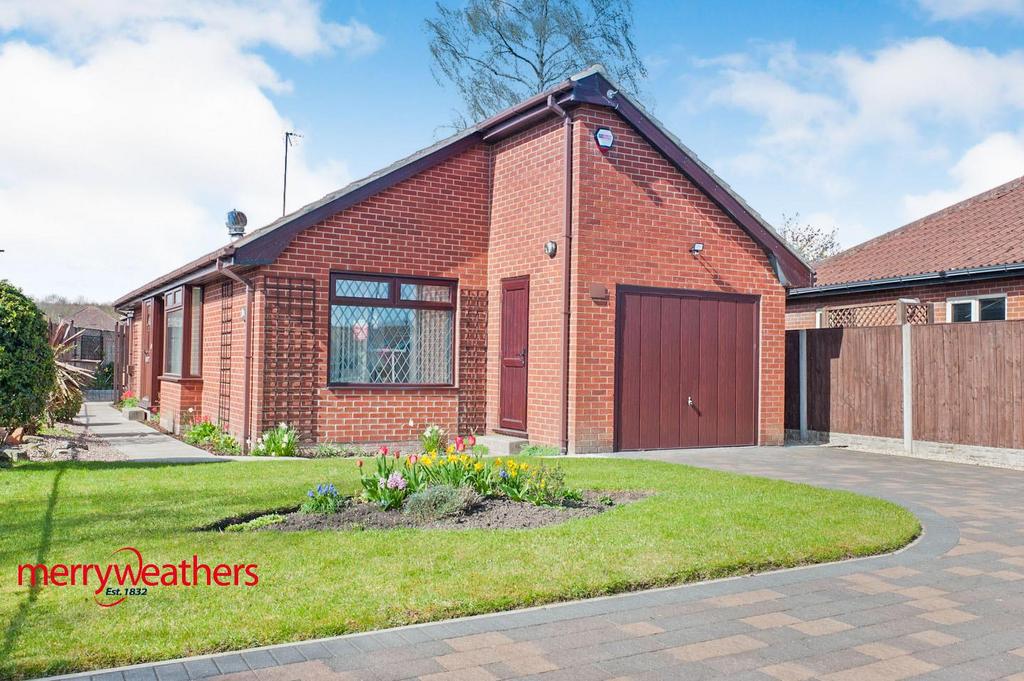 Moor Lane North, Ravenfield, Rotherham 2 bed detached bungalow - £1,200 ...
