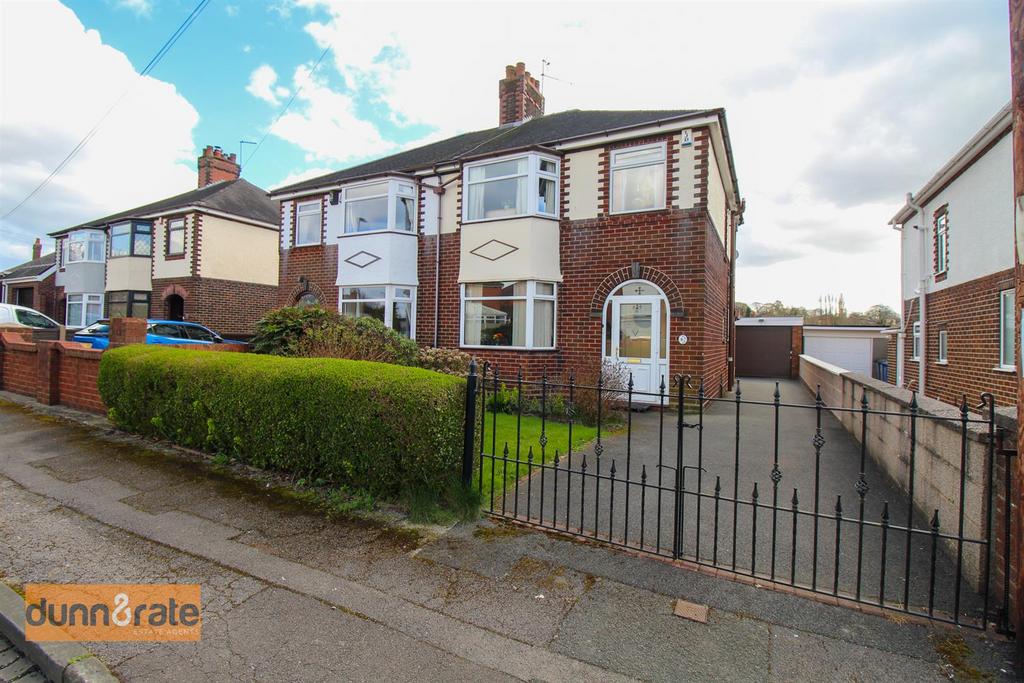 Heath Place, Newcastle ST5 3 bed semi-detached house - £230,000