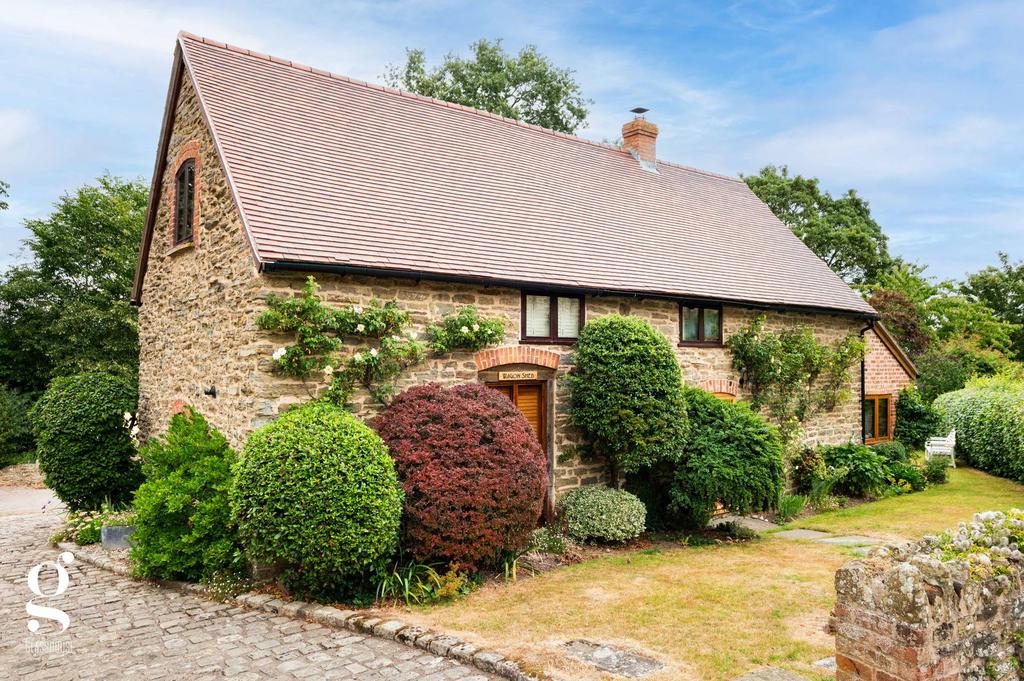 Perton, Stoke Edith, Hereford 3 bed barn conversion for sale - £575,000
