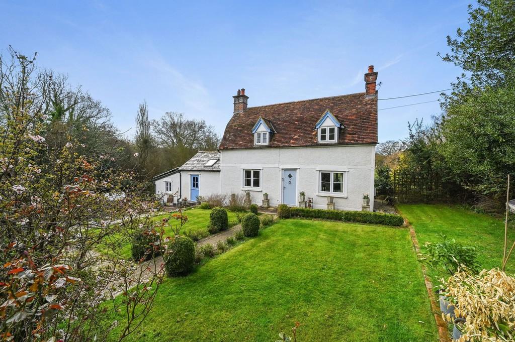 Swan Chase, Halstead CO9 2 bed cottage for sale - £495,000