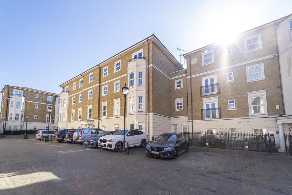 Northpoint Square, Camden, London, NW1 2 bed apartment - £600,000