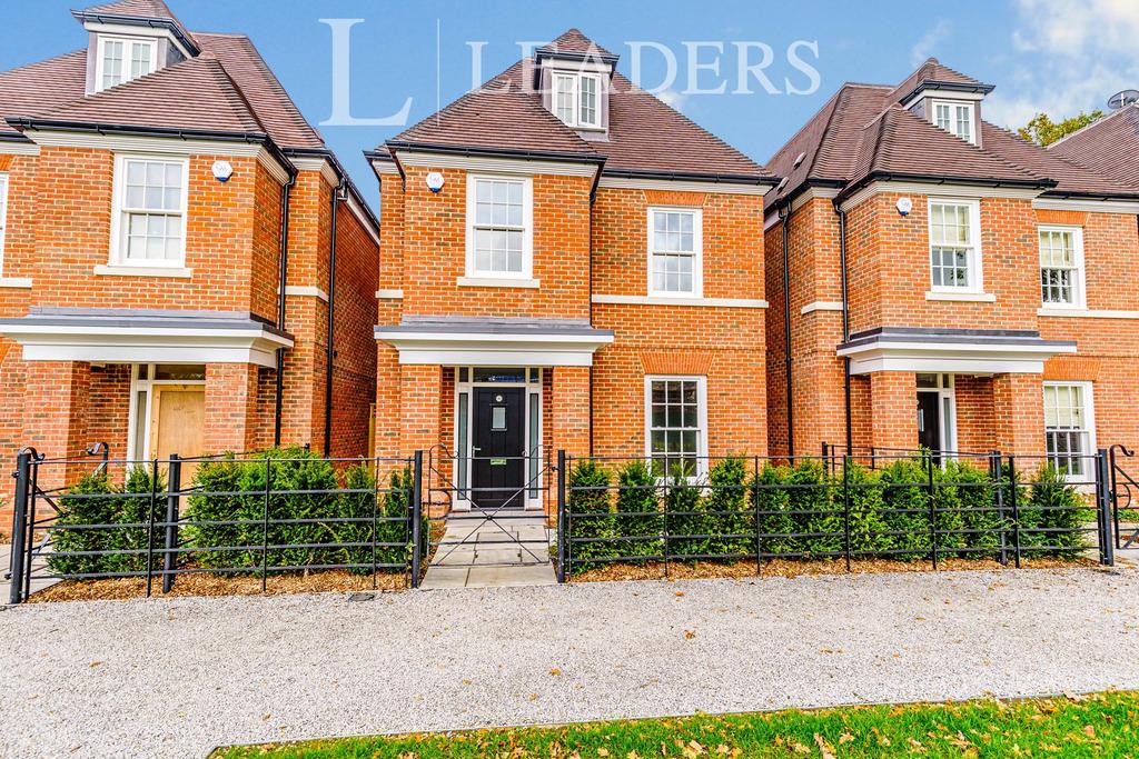 Broadoaks Park 4 bed detached house to rent - £5,750 pcm (£1,327 pw)