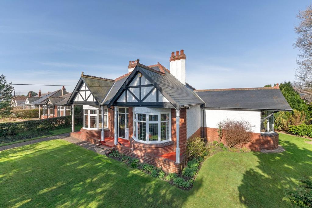 Station Road, Tyne and Wear NE39 4 bed bungalow for sale - £450,000