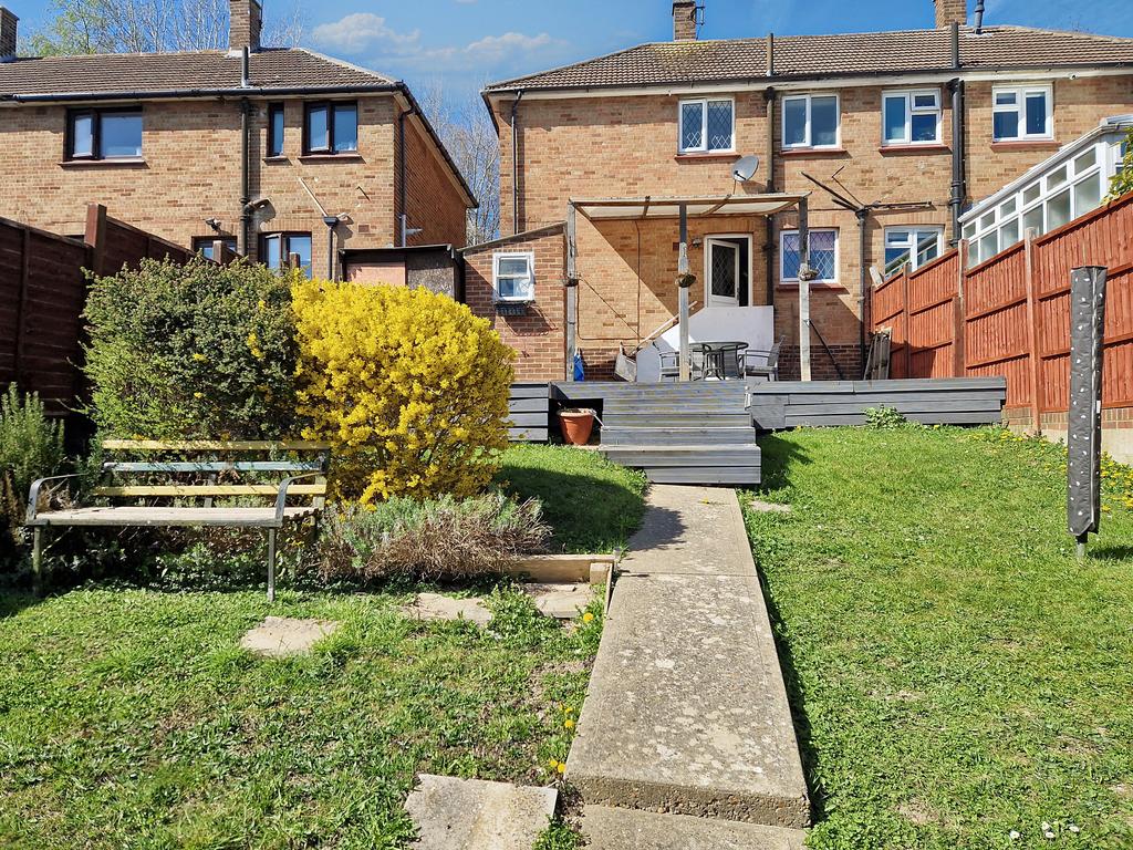 Maidstone Road, Rochester 2 bed semi-detached house - £300,000