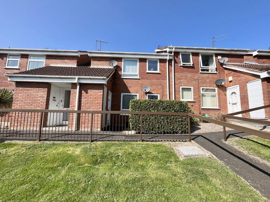 Bagleys Road, Brierley Hill DY5 1 bed flat for sale - £100,000