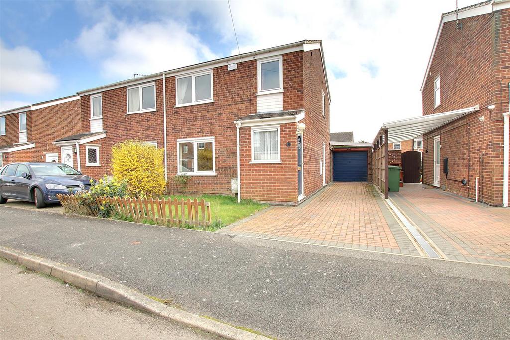 Valiant Road, St. Ives, PE27 3 bed semi-detached house for sale - £300,000