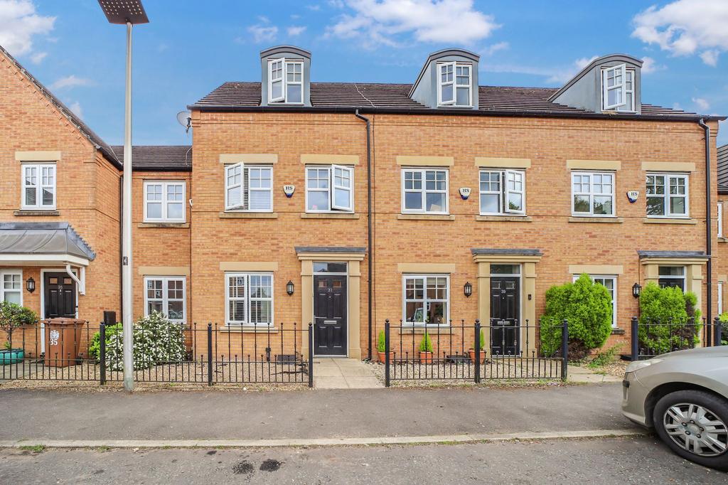 Crow House Farm Drive... 3 bed terraced house for sale - £210,000