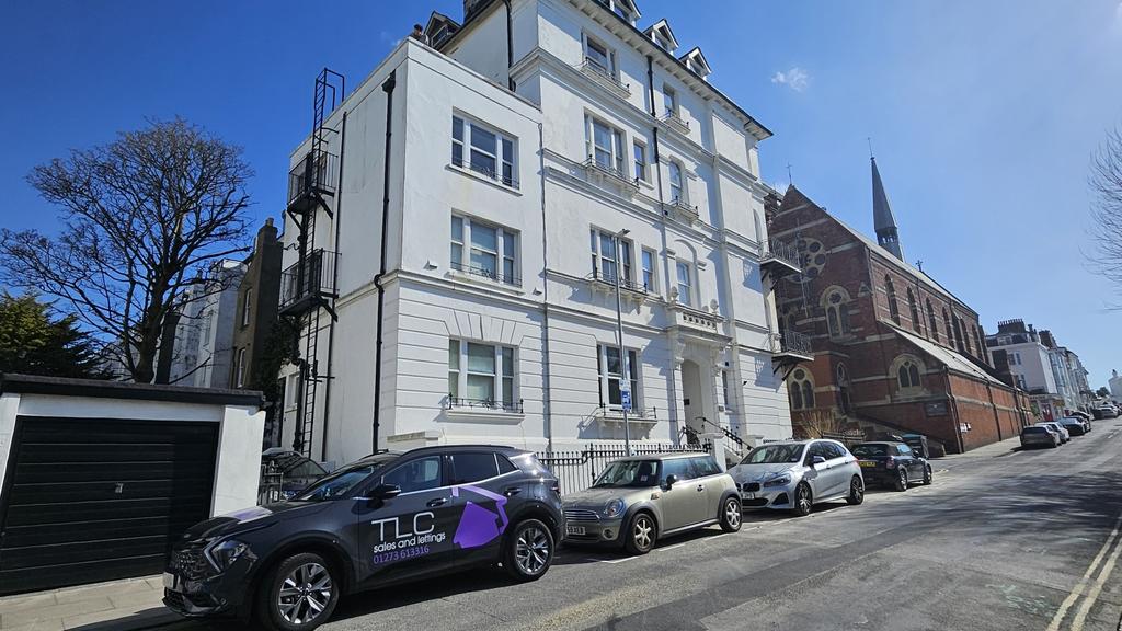 Victoria Road, Brighton, BN1 3 bed flat to rent - £2,100 pcm (£485 pw)