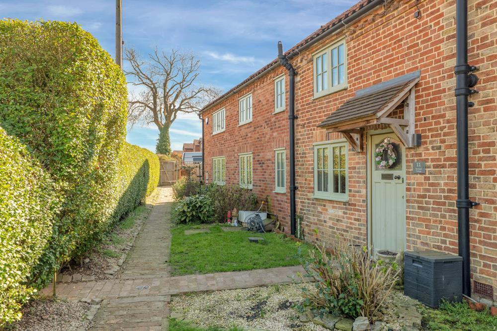 Welfen Lane, Claypole, Newark 4 bed detached house - £450,000