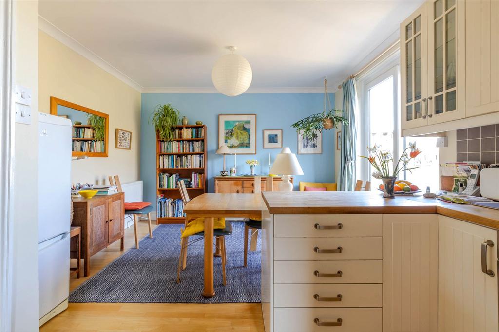 Redcatch Road, Bedminster, Bristol, BS3 3 bed end of terrace house - £ ...