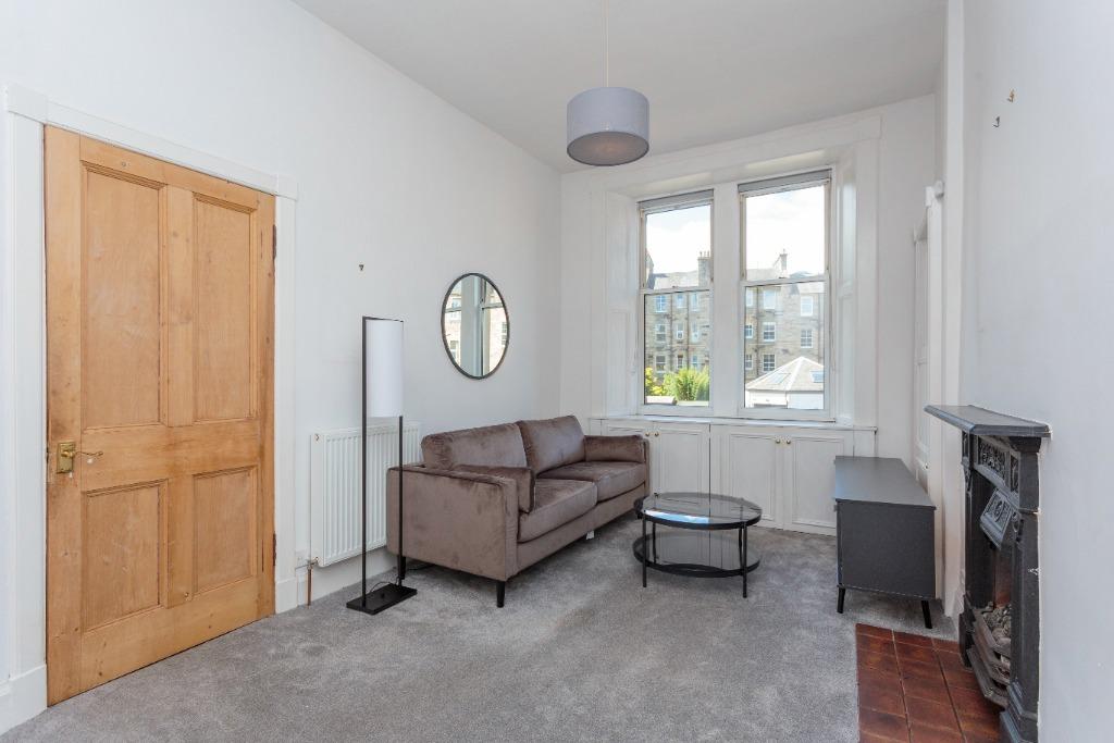 Comely Bank Row, Edinburgh, EH4 1 bed flat - £1,260 pcm (£291 pw)