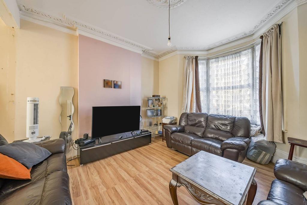 Clova Road, Forest Gate, London, E7 5 bed terraced house for sale - £ ...