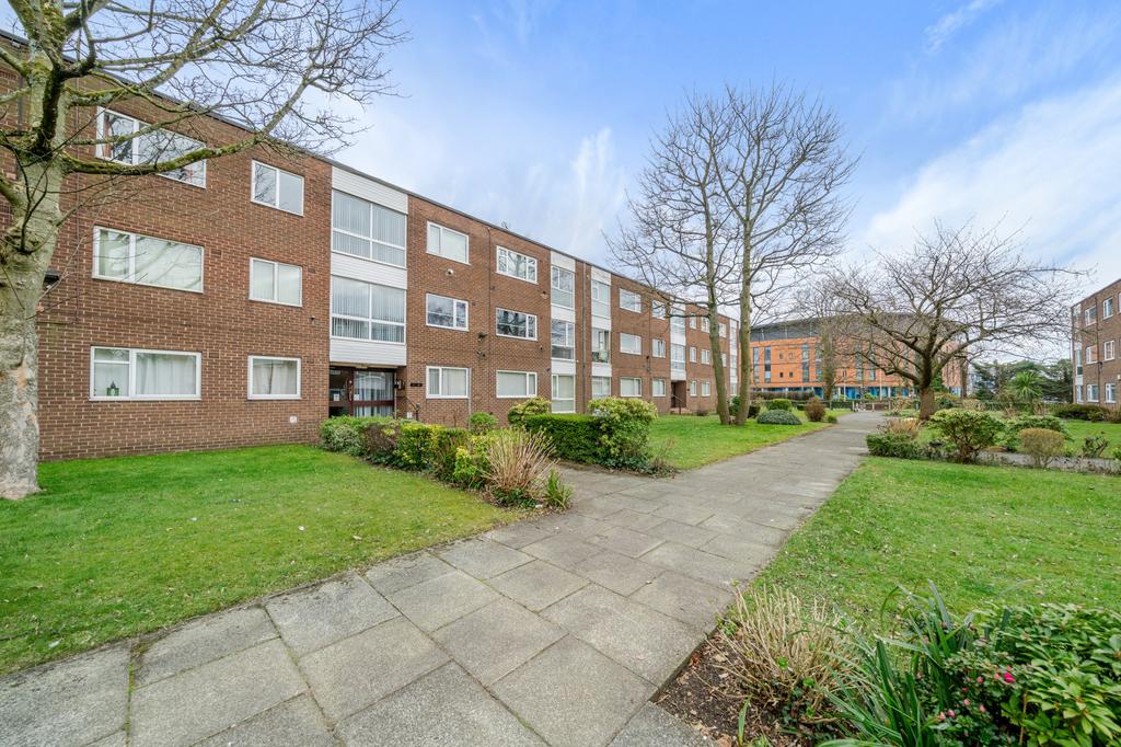 Knowles Court, Eccles Old Road... 2 bed apartment for sale - £150,000