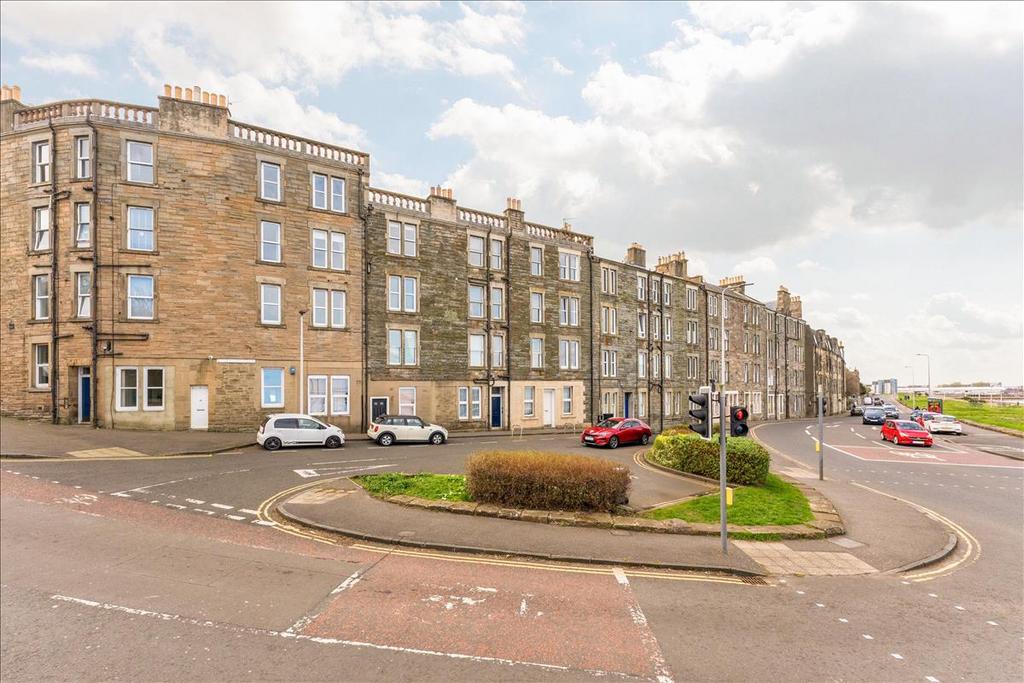 5/6 Lower Granton Road, Edinburgh, EH5 1 bed flat for sale - £165,000