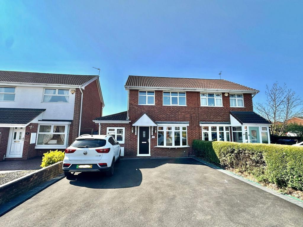 Dawn Drive, Tipton DY4 3 bed semi-detached house - £259,950