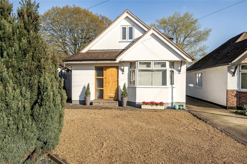Dudley Close, Surrey KT15 4 bed detached house for sale - £675,000