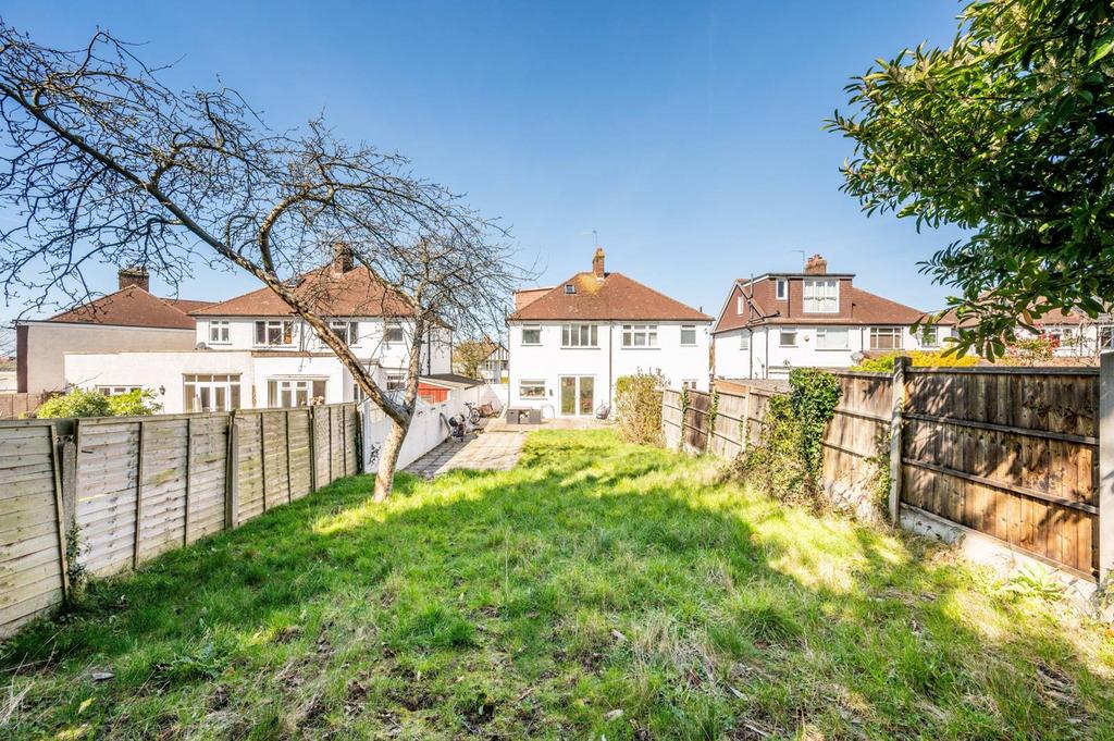 Mayday Gardens, Blackheath, London, SE3 3 bed semi-detached house for ...