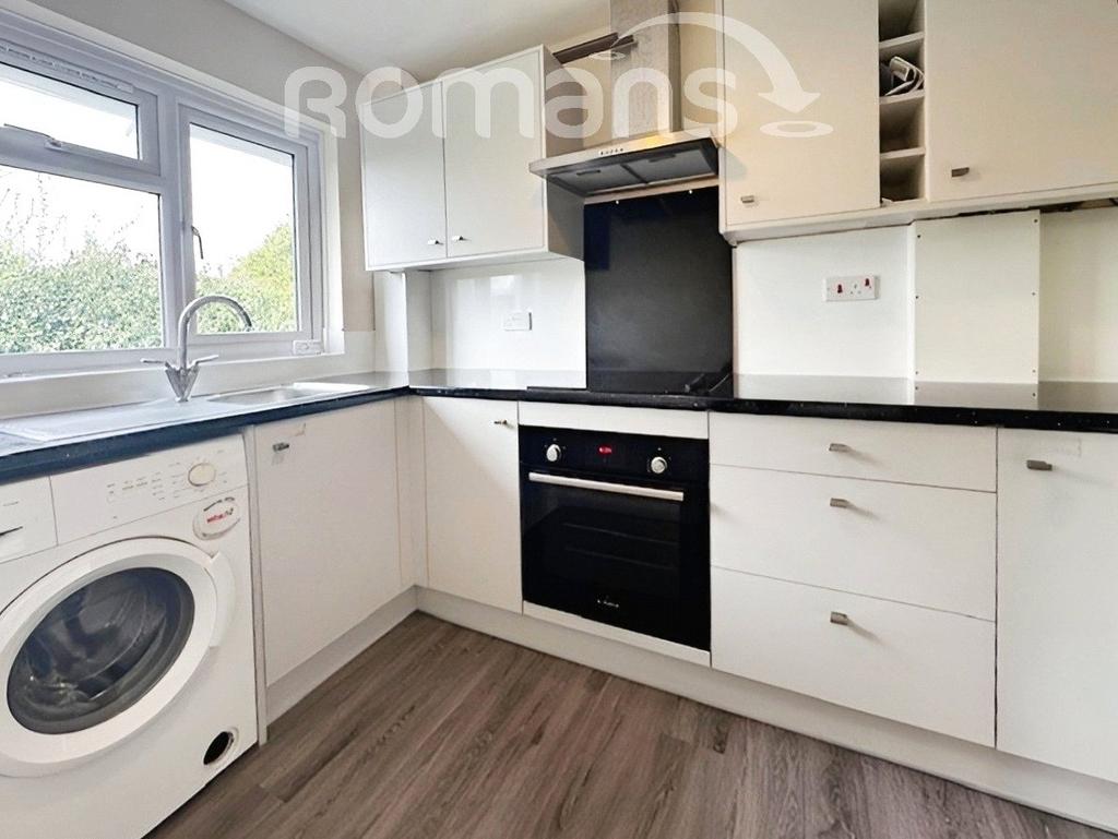 Prince Andrew Close, Maidenhead, SL6 1 bed flat - £1,250 pcm (£288 pw)