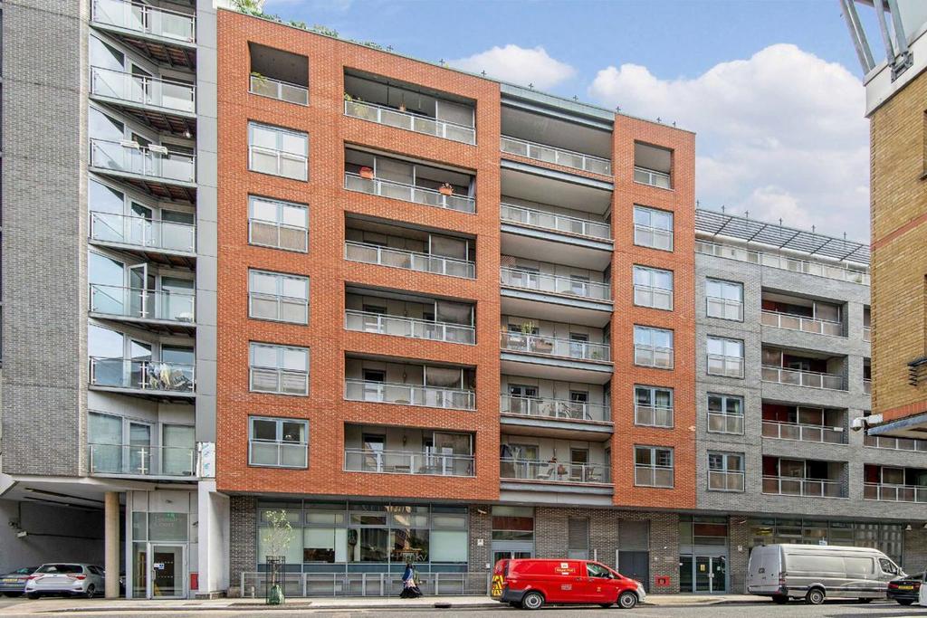 Plumbers Row, London E1 2 bed flat - £2,600 pcm (£600 pw)