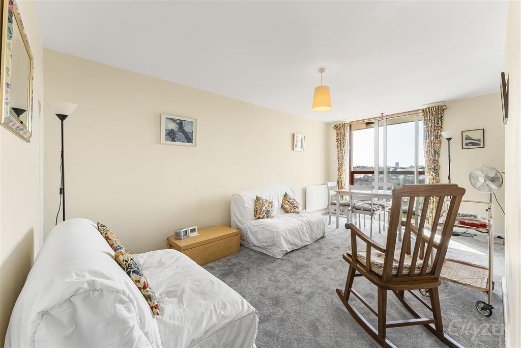 Spice Court Quay 430, Asher Way... 1 bed flat - £1,798 pcm (£415 pw)
