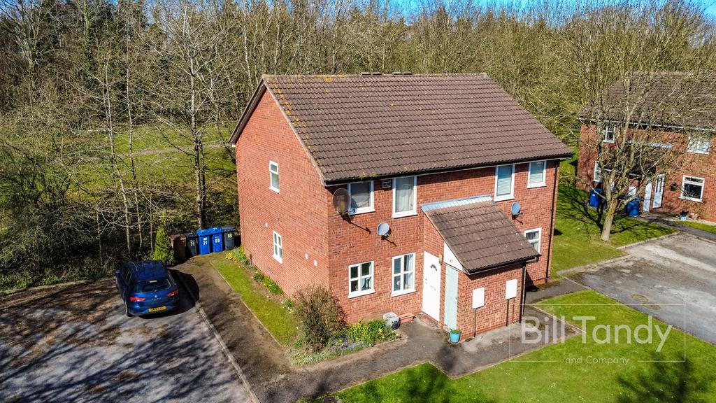 Wolsey Road, Lichfield, WS13 1 bed ground floor maisonette for sale - £ ...