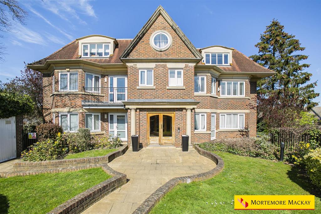 Paulin Drive, London 3 bed flat - £675,000