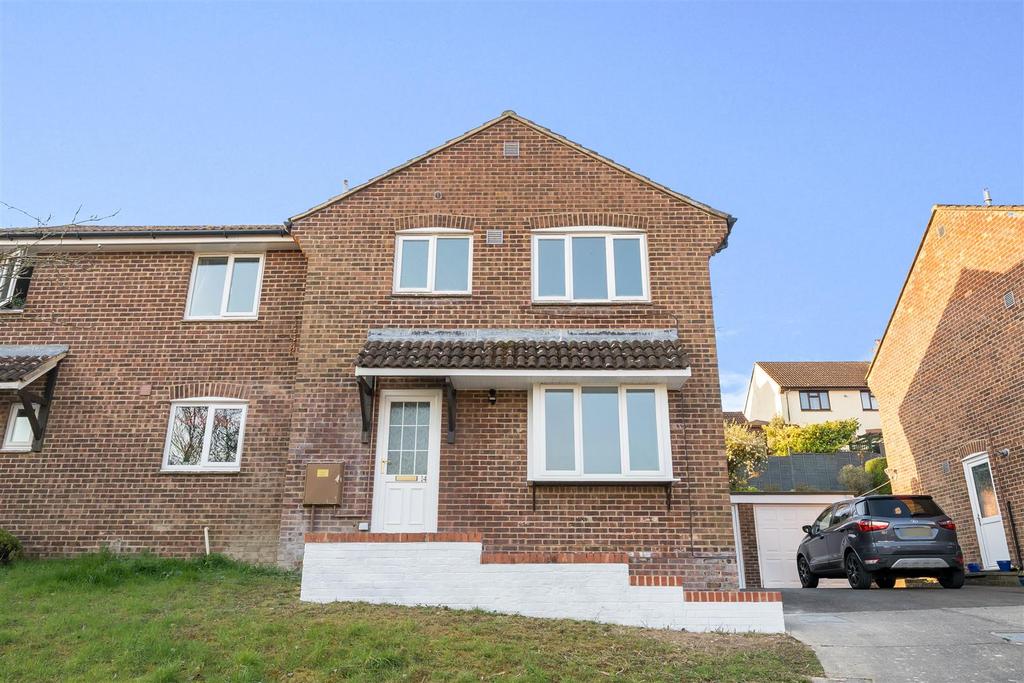 Owlswood, Salisbury SP2 3 bed semi-detached house to rent - £1,500 pcm (£346 pw)