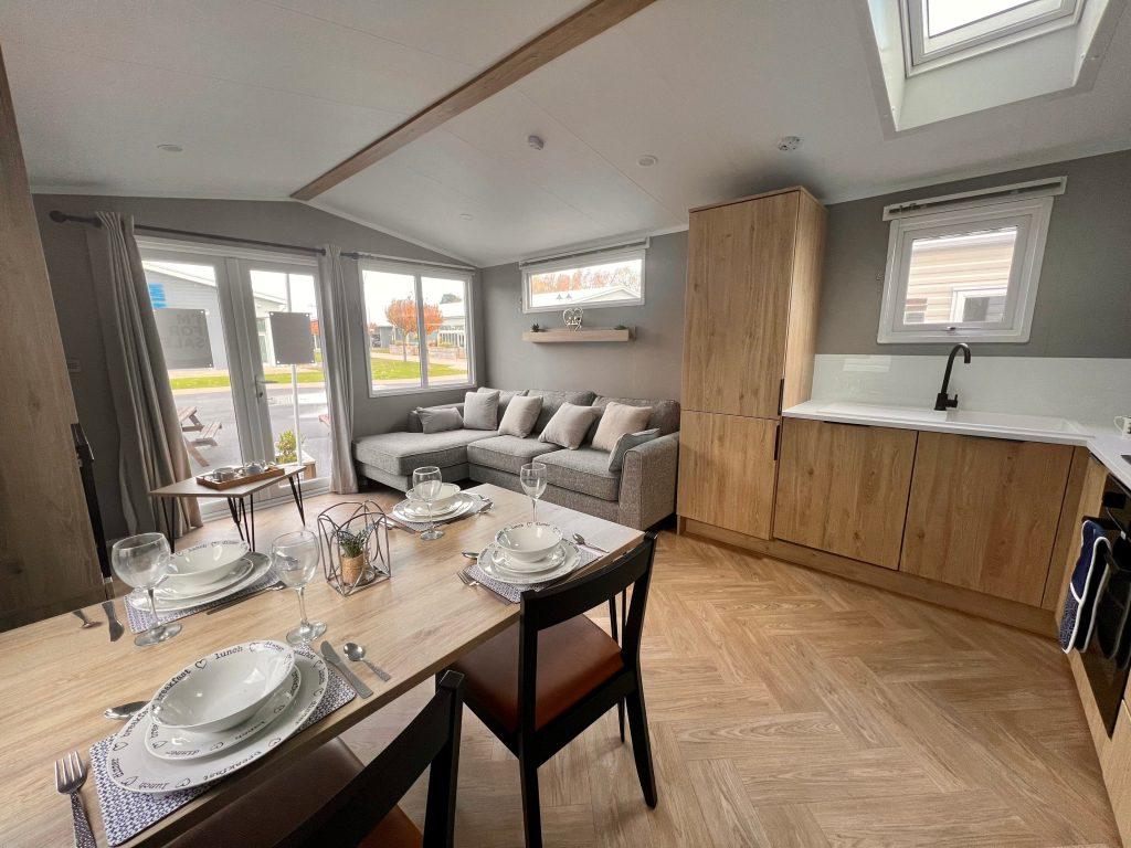 Sand le Mere Holiday Park 2 bed park home - £66,995