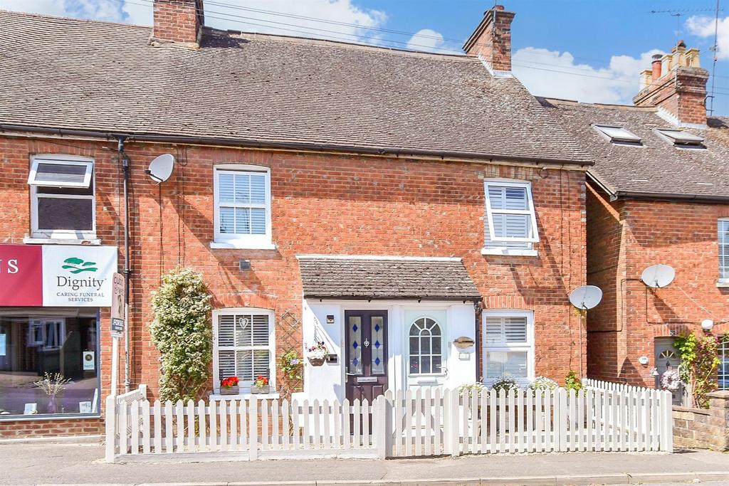 Rusper Road, Horsham RH12 2 bed terraced house - £260,500
