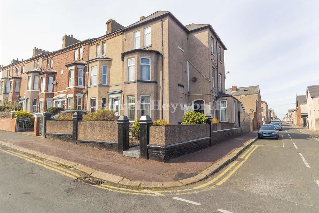 Storey Square, Barrow In Furness LA14 7 bed house for sale - £220,000