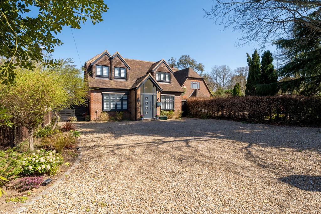 Potters Lane, Send, Woking, GU23 4 bed detached house for sale - £900,000