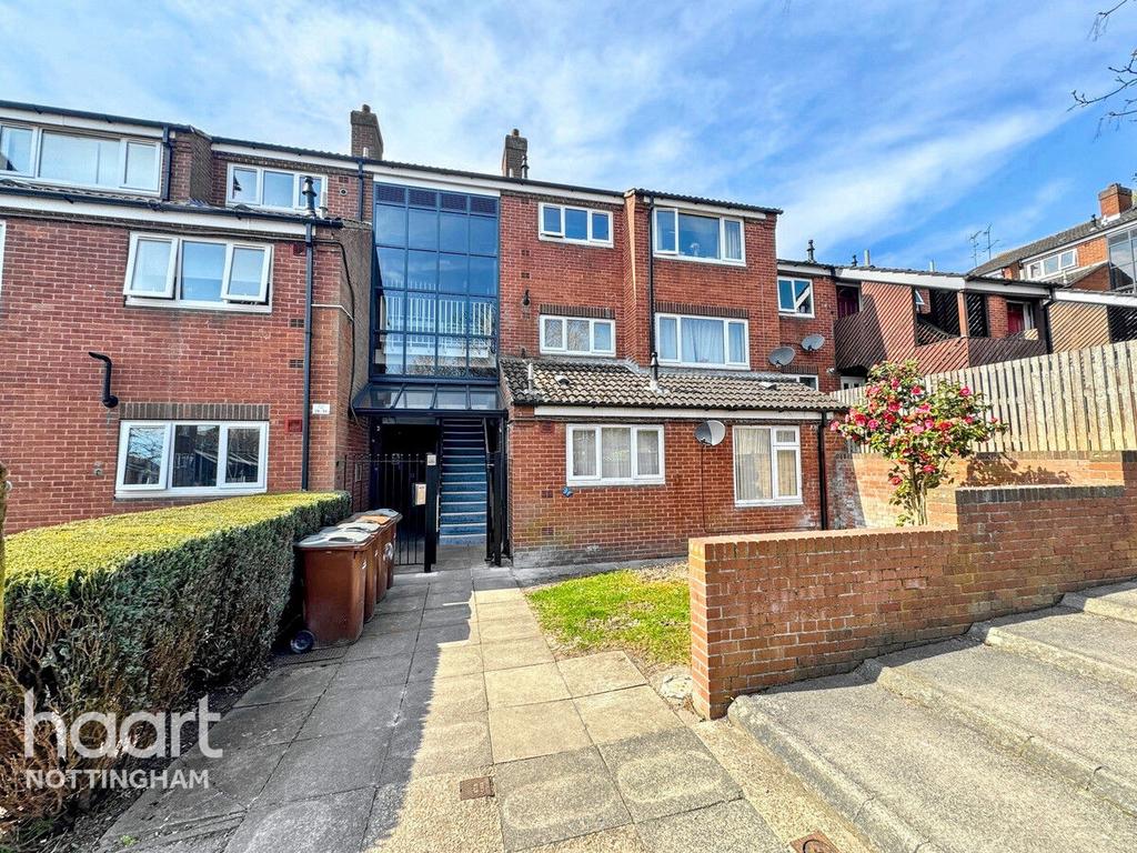 Dryden Street, Nottingham 2 bed maisonette - £160,000