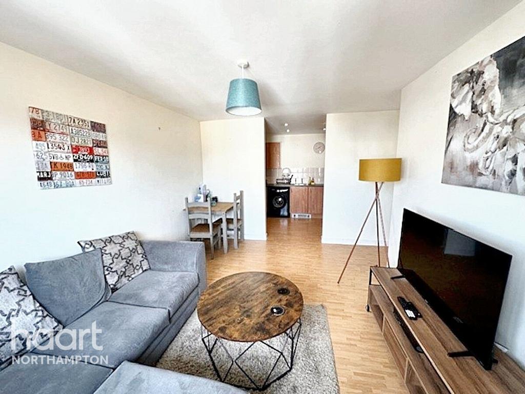 Regent Street, Northampton 2 bed apartment - £125,000