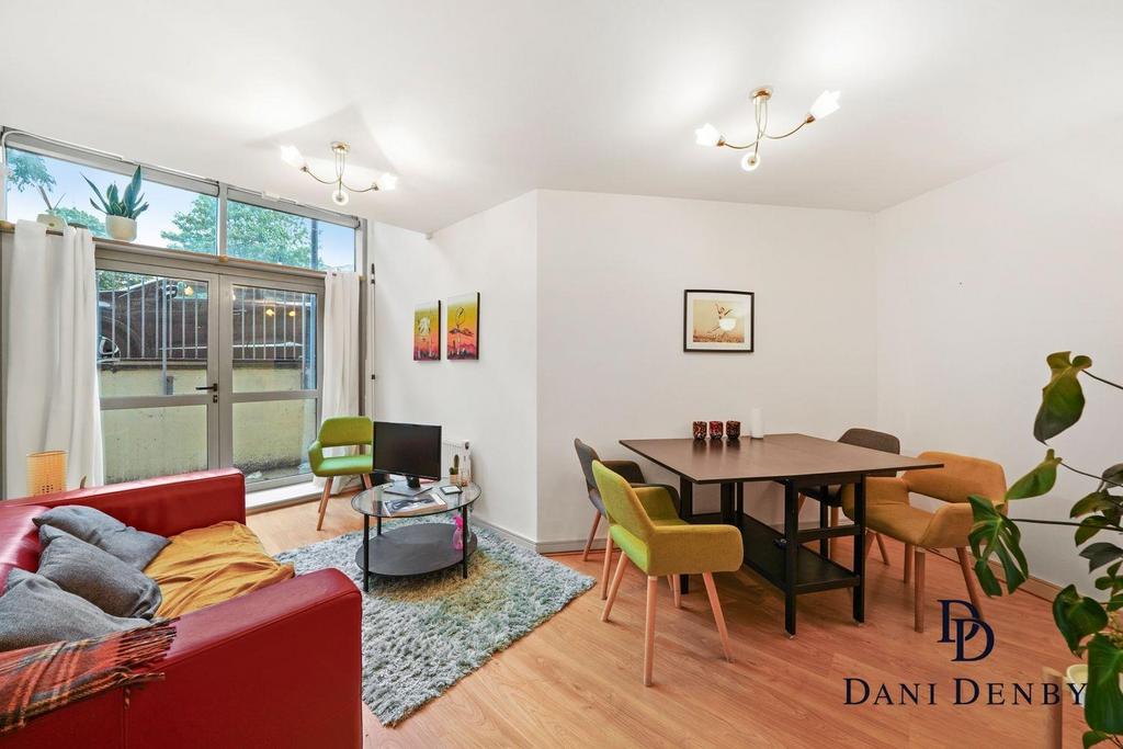 Benwell Road, London N7 2 bed apartment to rent - £2,700 pcm (£623 pw)
