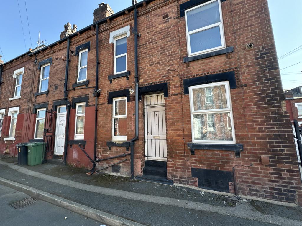 Clark Avenue, Leeds, West Yorkshire, LS9 2 bed terraced house to rent ...