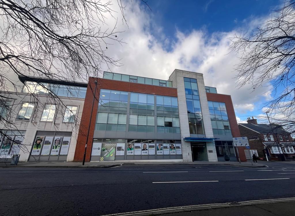 High Street, Crawley RH10 Office to rent