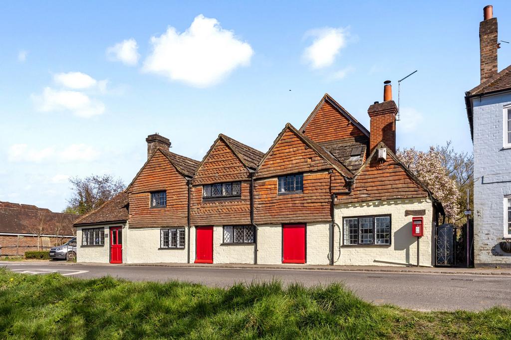 Stane Street, Ockley, RH5 6 bed detached house for sale - £995,000