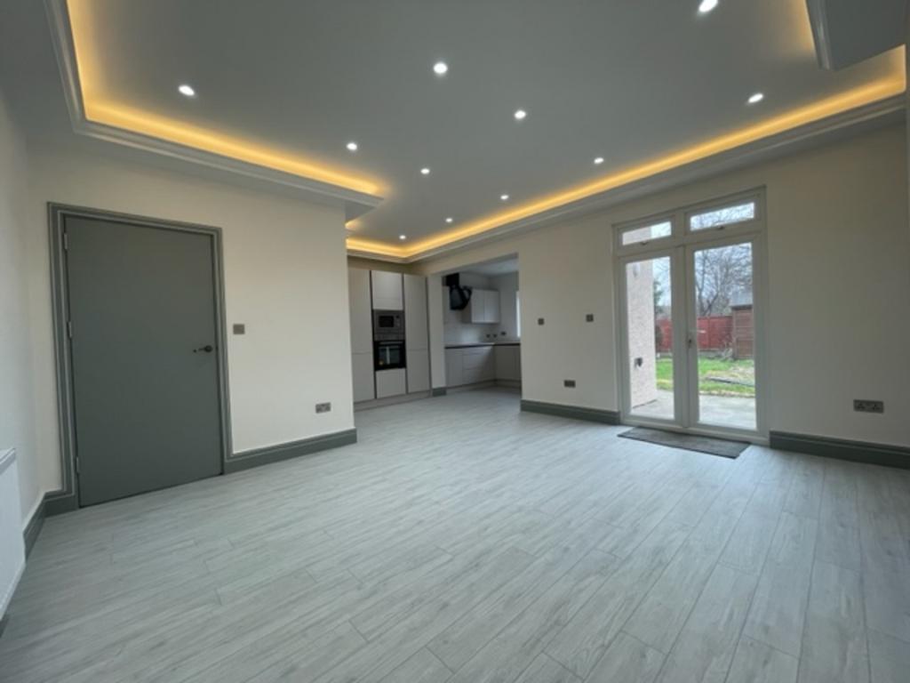 Thornton Heath CR7 5 bed terraced house - £3,000 pcm (£692 pw)
