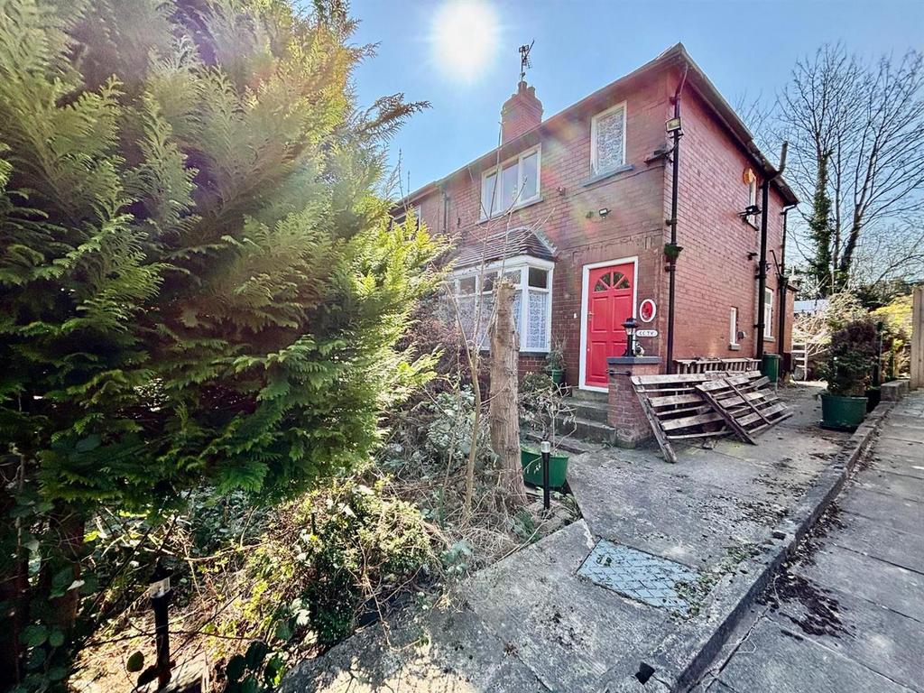 Ring Road, Farnley, Leeds 2 bed semi-detached house for sale - £140,000