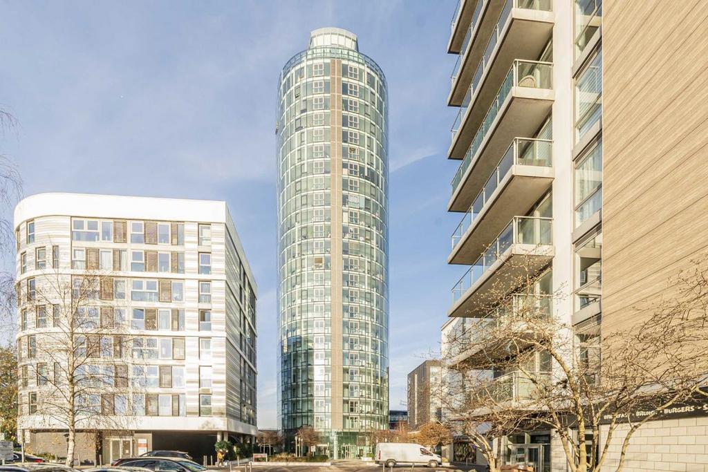 Ealing Road, Brentford TW8 1 bed flat - £2,197 pcm (£507 pw)