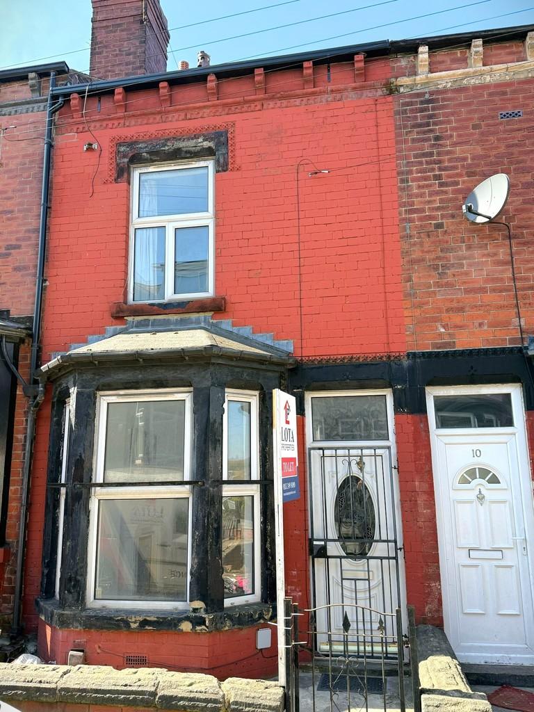 Hovingham Terrace, Leeds LS8 4 bed terraced house - £1,200 pcm (£277 pw)