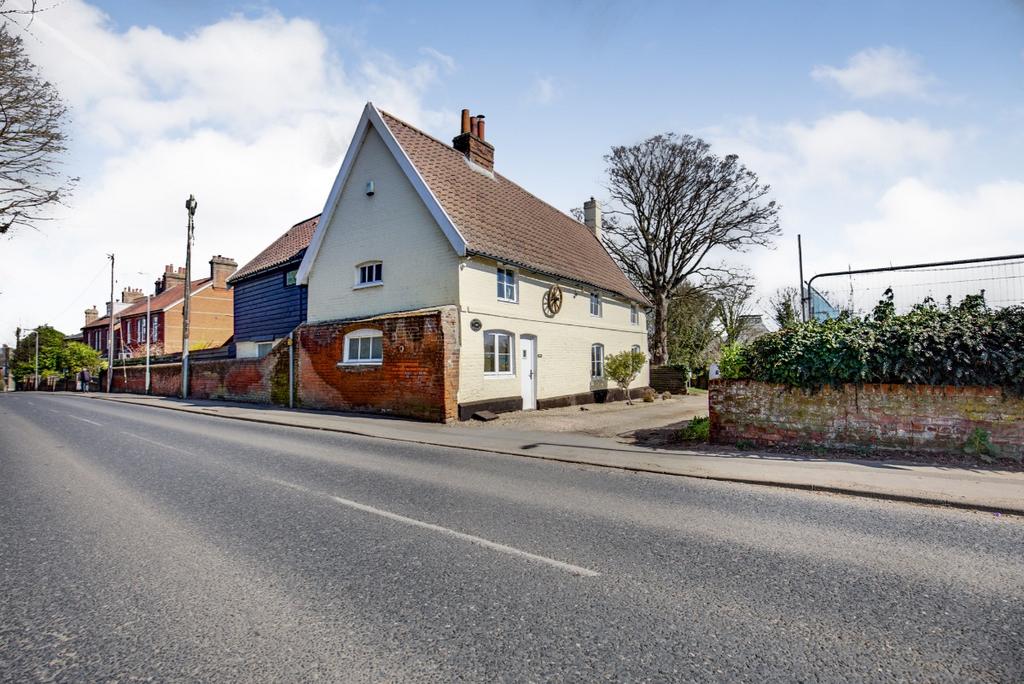 Maltings Cottage, Melton Hill... 4 bed detached house - £725,000