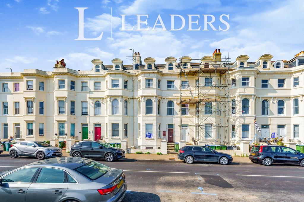 Seafront Flat with Sea Views 2 bed flat - £1,050 pcm (£242 pw)